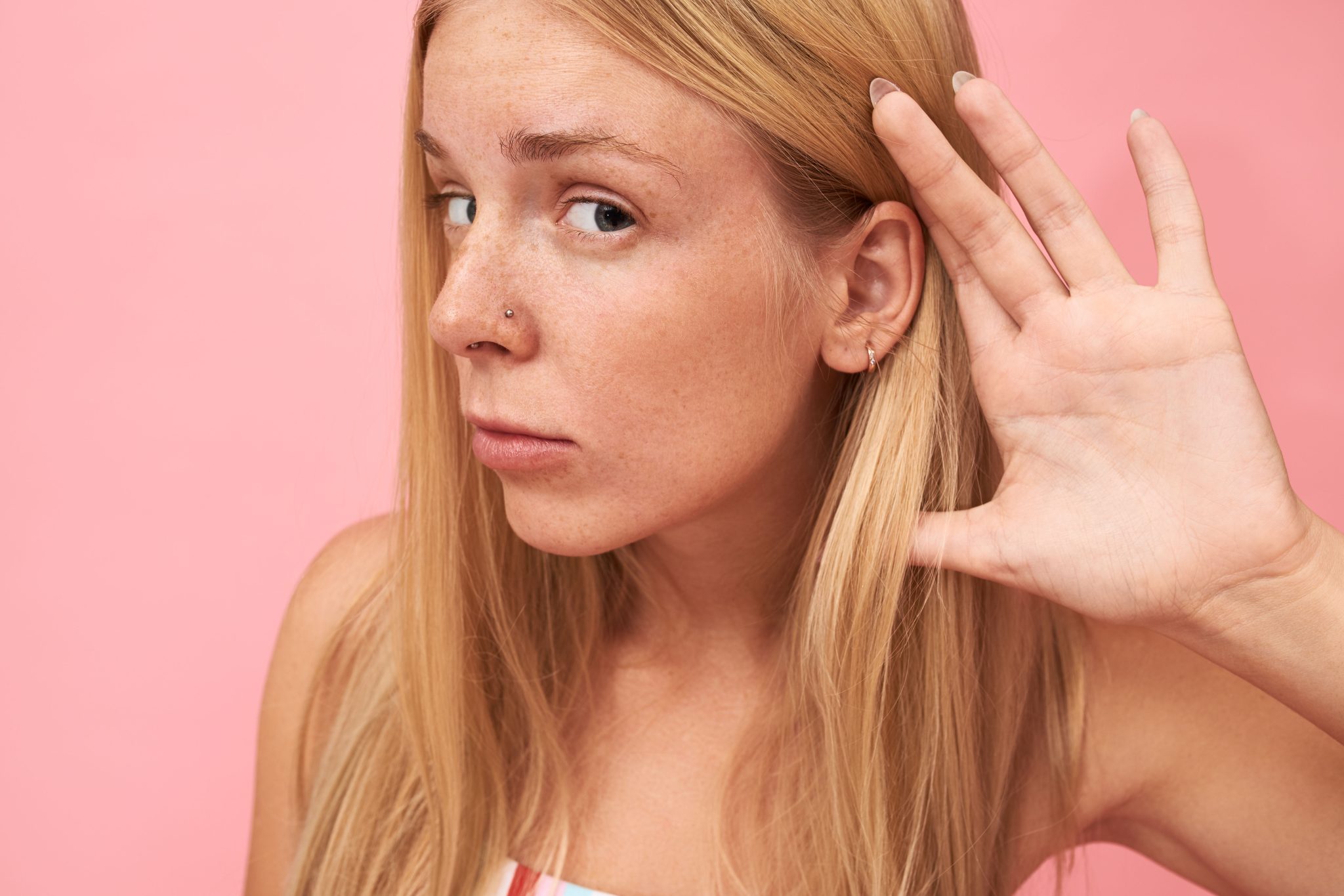Consejos para evitar la acumulación de cera en los oídos. | casa actual